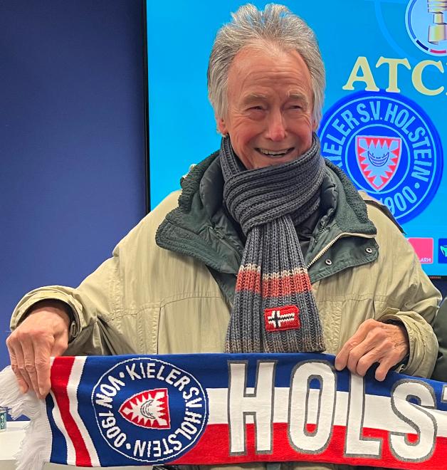 Tim Walter bleibt bei Holstein Kiel: Das sagt die Prominenz dazu