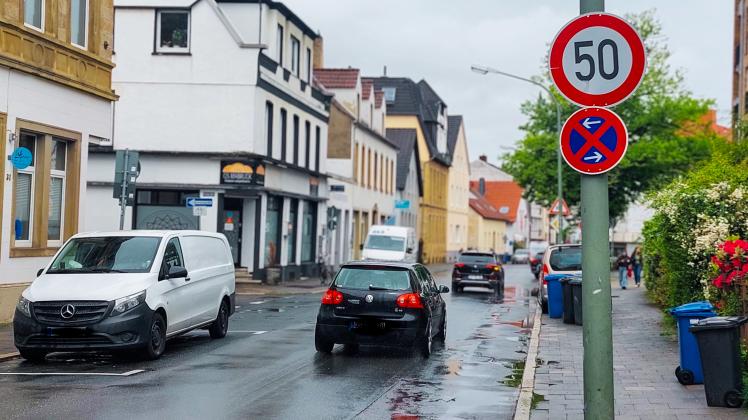 Anwohner fordern durchgehend Tempo 30 in der Bramscher Straße