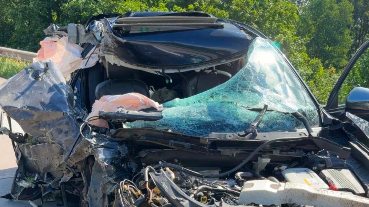 Unfall auf A29 Richtung Wilhelmshaven: Fahrerin leicht verletzt