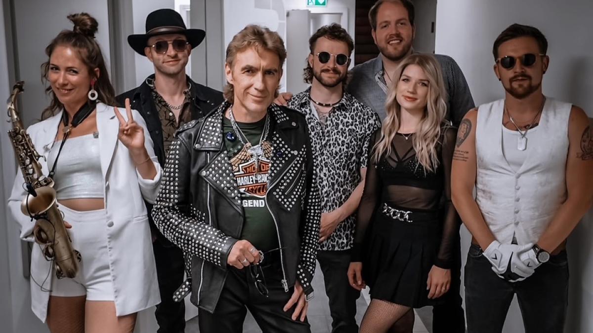Maffay-Hits live: Show Band spielt Open Air auf Obsthof Stubbe